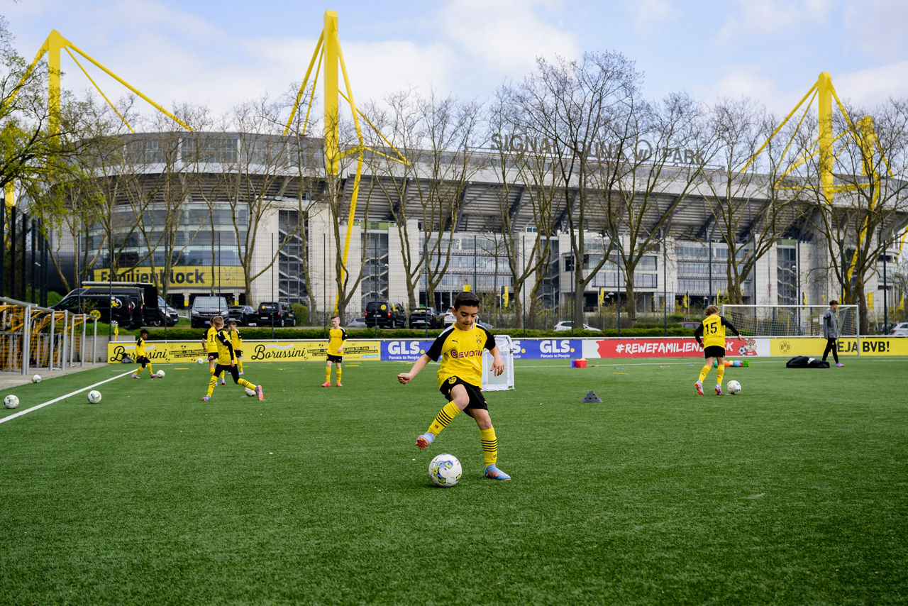 BVB EVONIK Fußballakademie | Ferienkurse in Dortmund