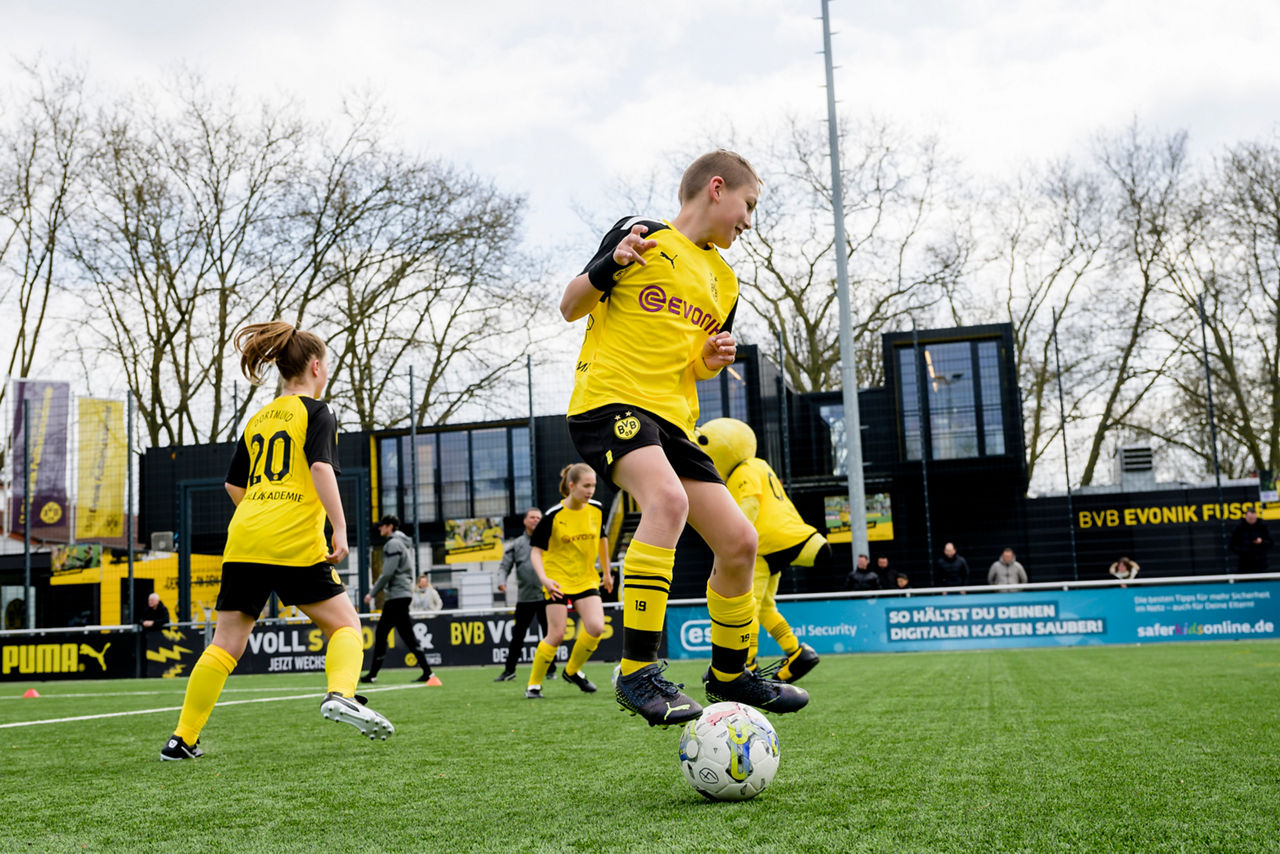 BVB EVONIK Fußballakademie | Kursangebot