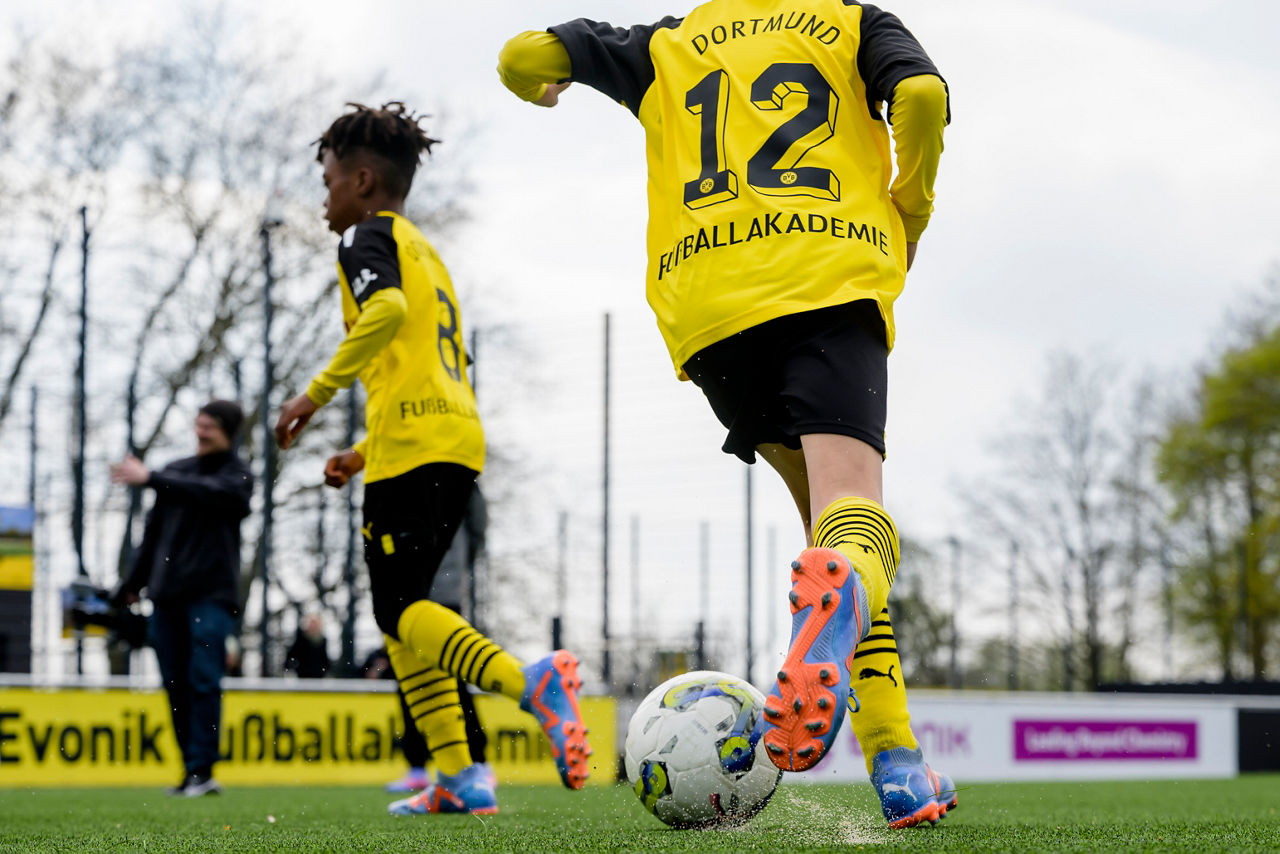 BVB EVONIK Fußballakademie | Ferienkurse in Deutschland