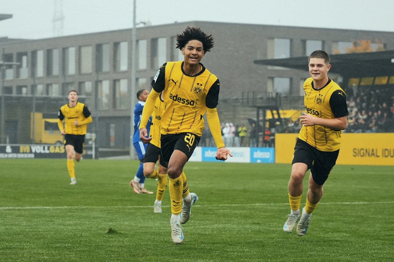 U19 trennt sich mit 3:3 von Schalke 04