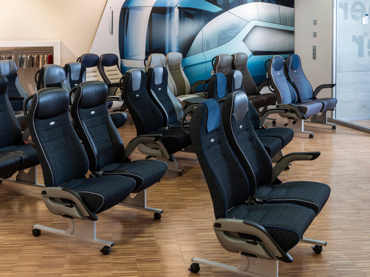 NEOPLAN Designstudio: exclusive interior fittings and interior design ...