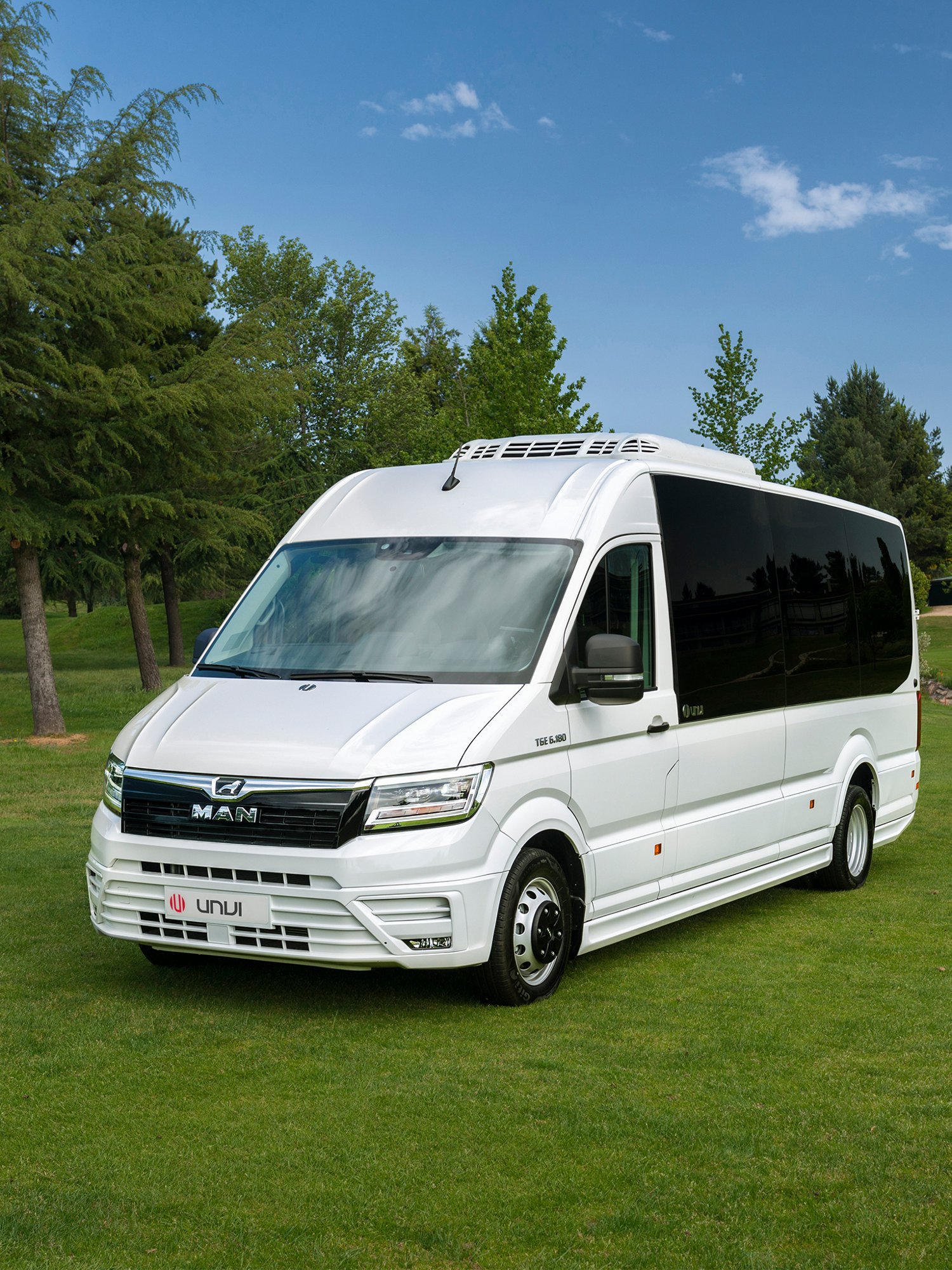 Microbús MAN TGE Unvi