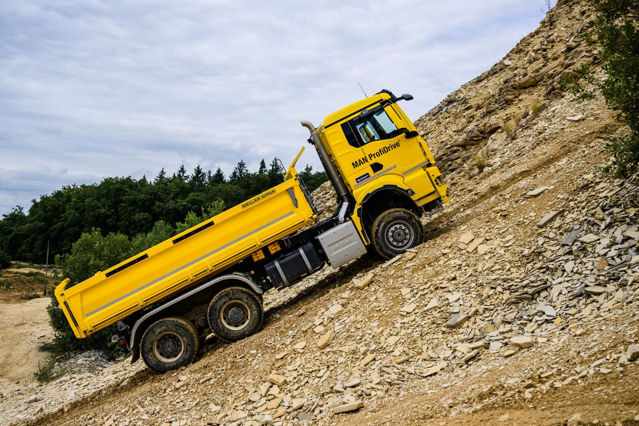 Off road training: Off road truck driver professionals | MAN