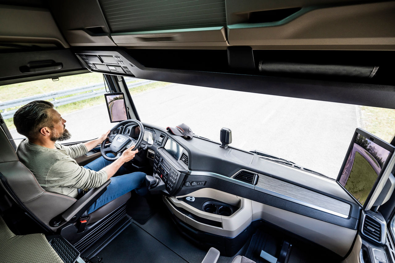 MAN trucks for long-haul transport and long distances