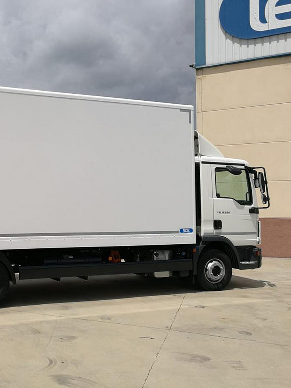 Trucks to go: Furgón