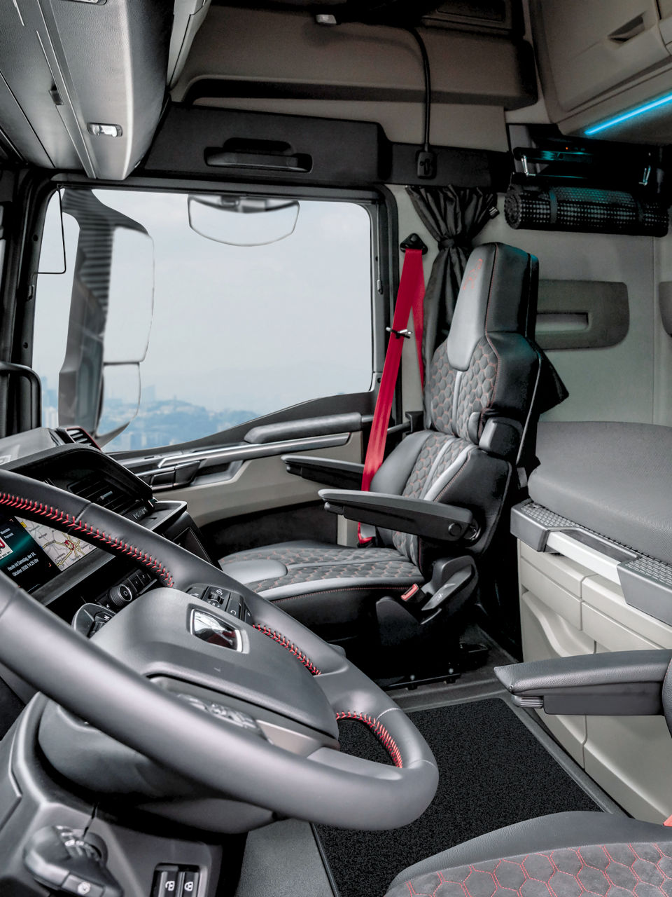 MAN TGX & MAN eTGX Individual Lion S | Top model | MAN