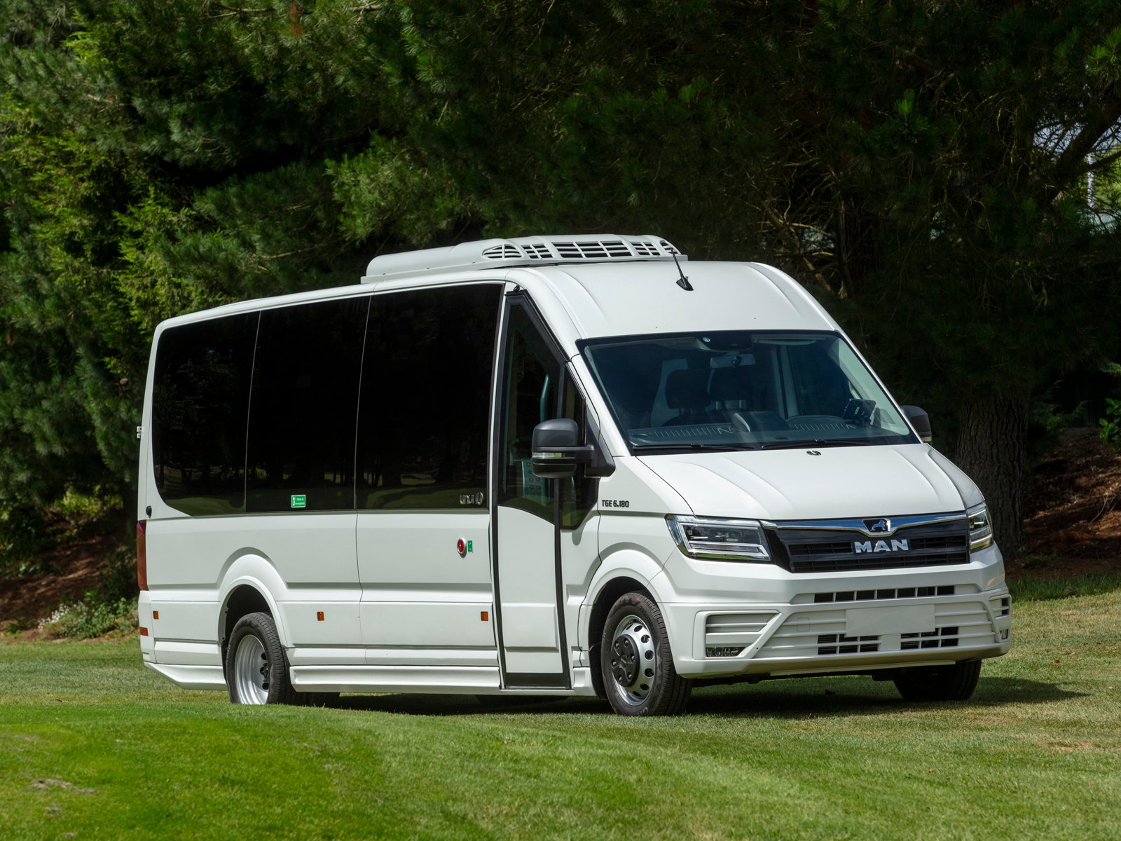 Microbús MAN TGE Unvi