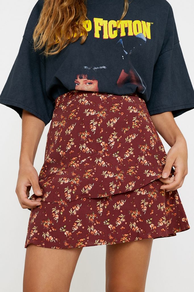 Urban Outfitters – Zweilagiger Minirock mit Blumenmuster und Rüschen ...