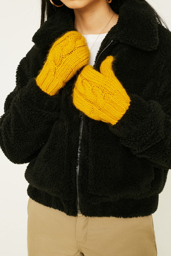 UO Cable Knit String Mittens | Urban Outfitters UK