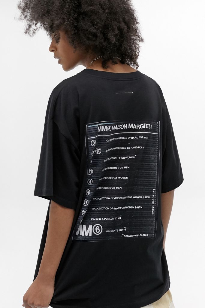 MM6 - T-shirt à logo Box | Urban Outfitters FR