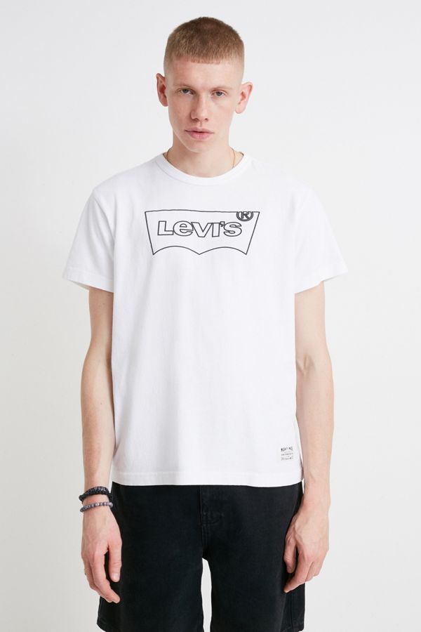 Levi’s Batwing Logo Outline White T-Shirt | Urban Outfitters UK