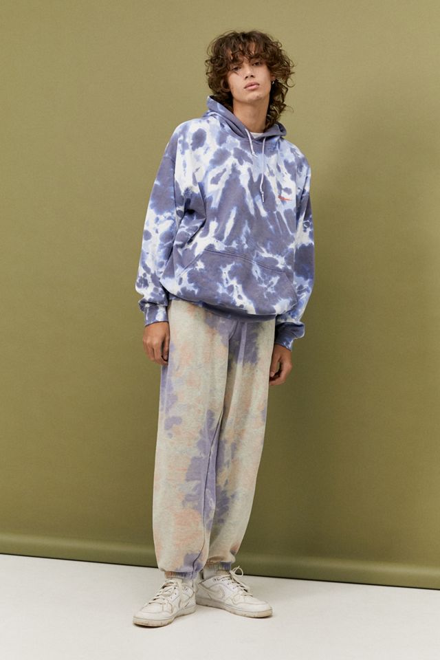 iets frans… – Gebatikter Hoodie in dunklem Indigo | Urban Outfitters DE