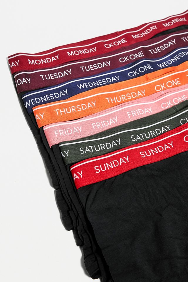 Calvin Klein – Schwarze Boxershorts im 7er-Pack | Urban Outfitters DE