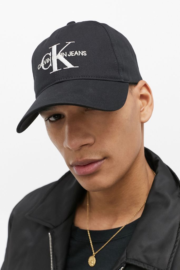 Calvin Klein Jeans – Cap in Schwarz mit Logodesign | Urban Outfitters DE