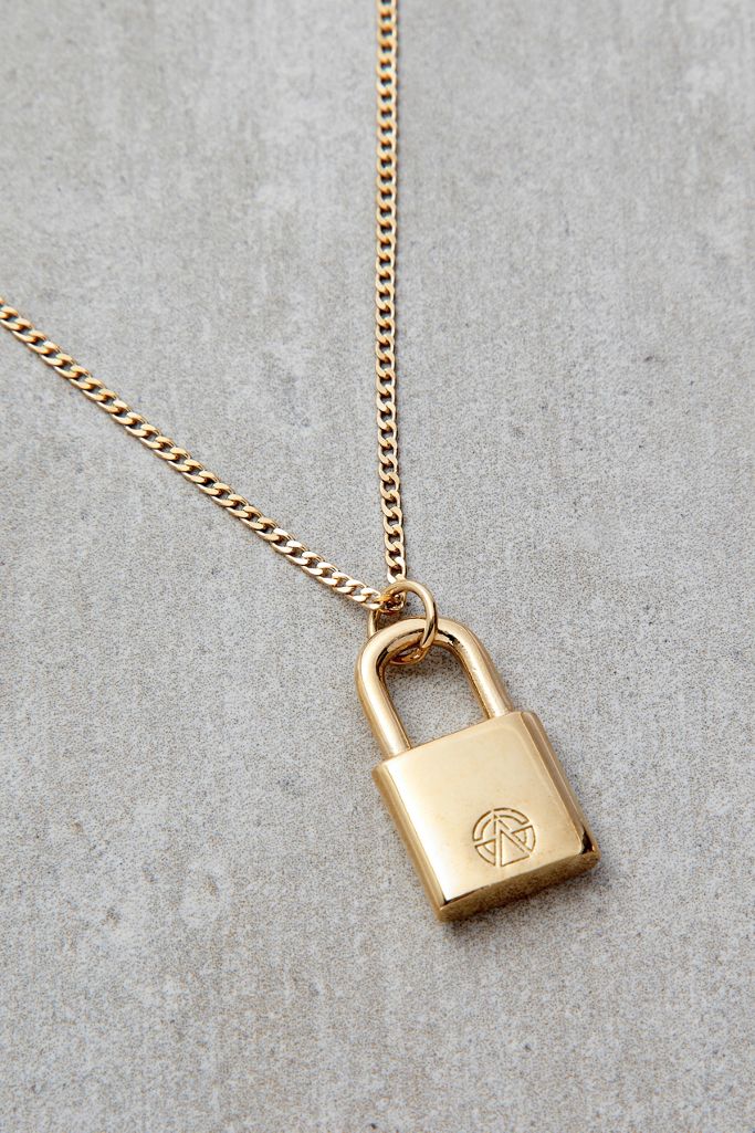 Chained + Able - Collier avec pendentif motif cadenas en or | Urban ...