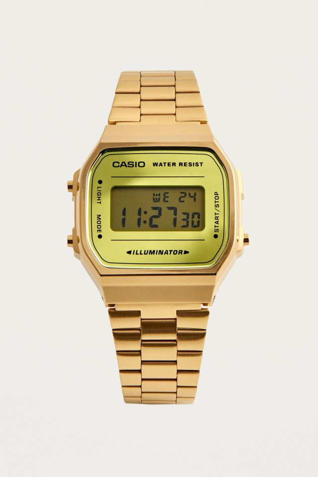 Casio – Klassische Uhr in Gold | Urban Outfitters DE