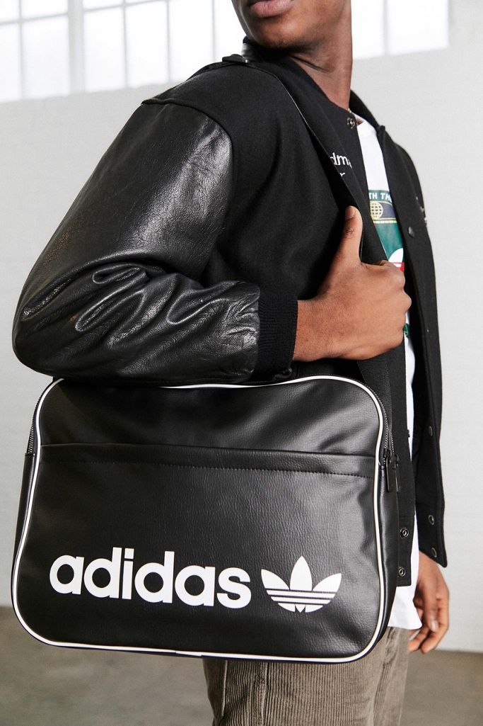 adidas Vintage Airliner Bag | Urban Outfitters UK