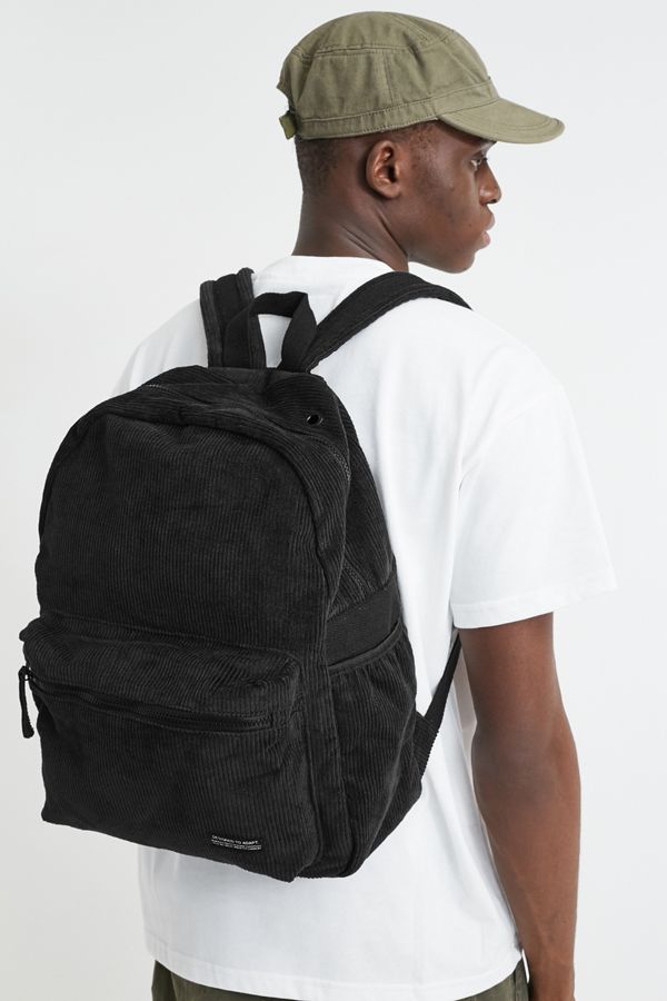 Urban Outfitters – Rucksack aus Cord in Stahlgrau | Urban Outfitters DE
