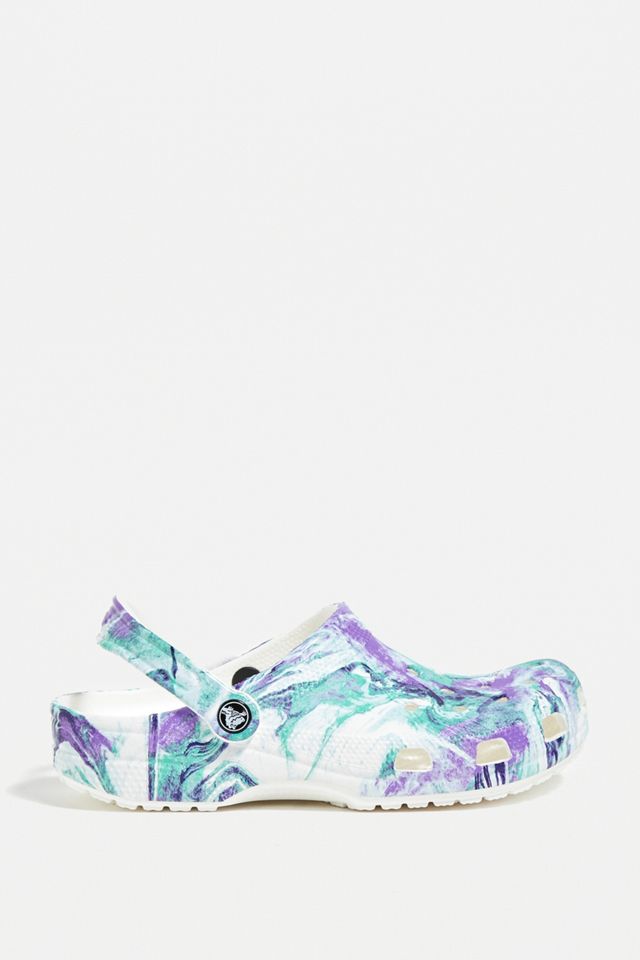 Crocs Cloud Tie-Dye Classic Clogs | Urban Outfitters FR