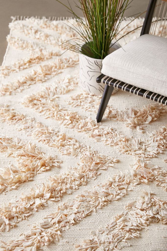 Jalen Tufted 5x7 Rug | Urban Outfitters UK