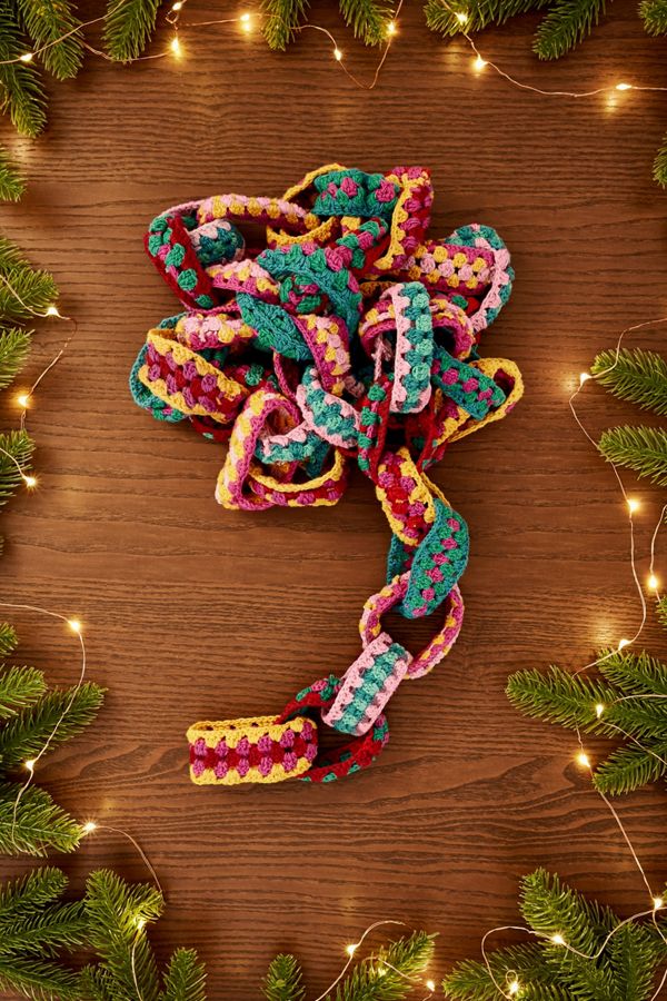 Crochet Paper Chain Bunting Banner | Urban Outfitters UK