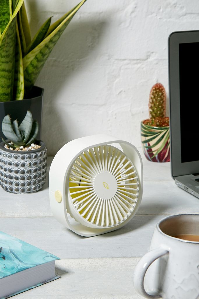 Qushini Desk Fan | Urban Outfitters UK
