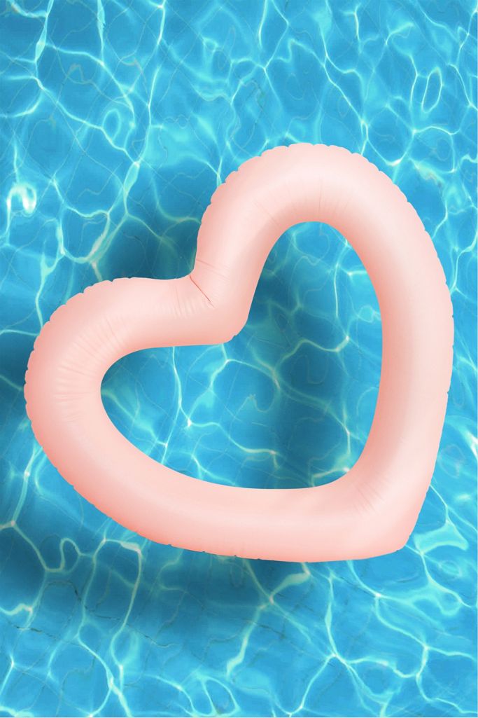 ban.do Big Heart Pool Float | Urban Outfitters UK