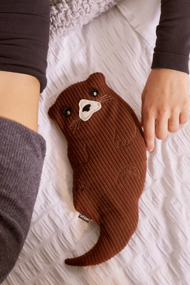 Huggable Otter Cooling & Heating Pad | Urban Outfitters UK