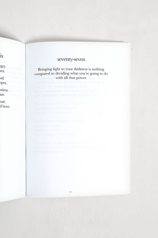 The She Book de Tanya Markul | Urban Outfitters FR