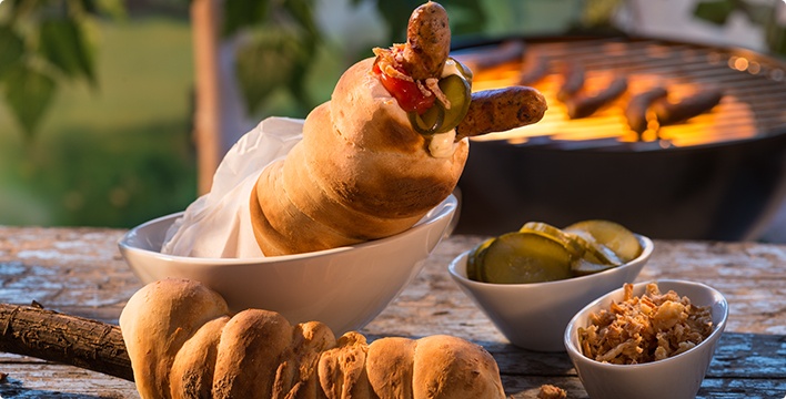 Würstchen im Stockbrot | ALDI Rezeptwelt