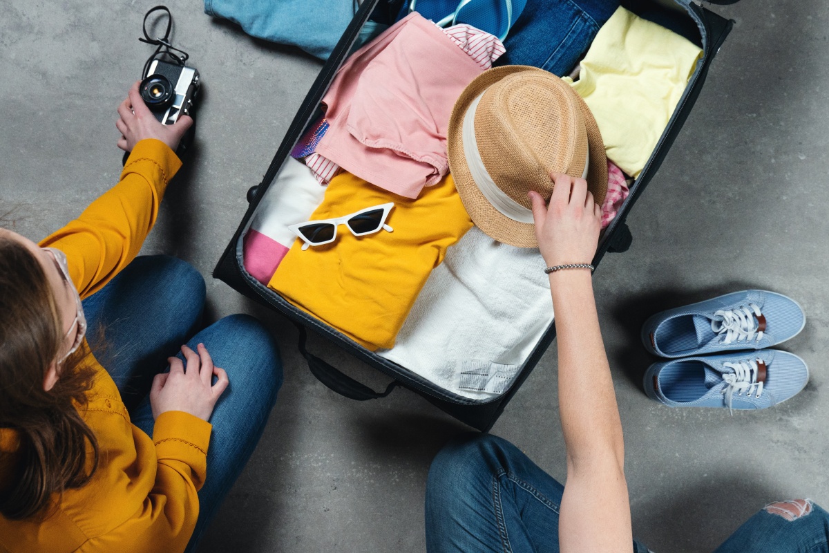 Tausch Matrone einstellen packtechnik koffer Jacke Sofa Exposition