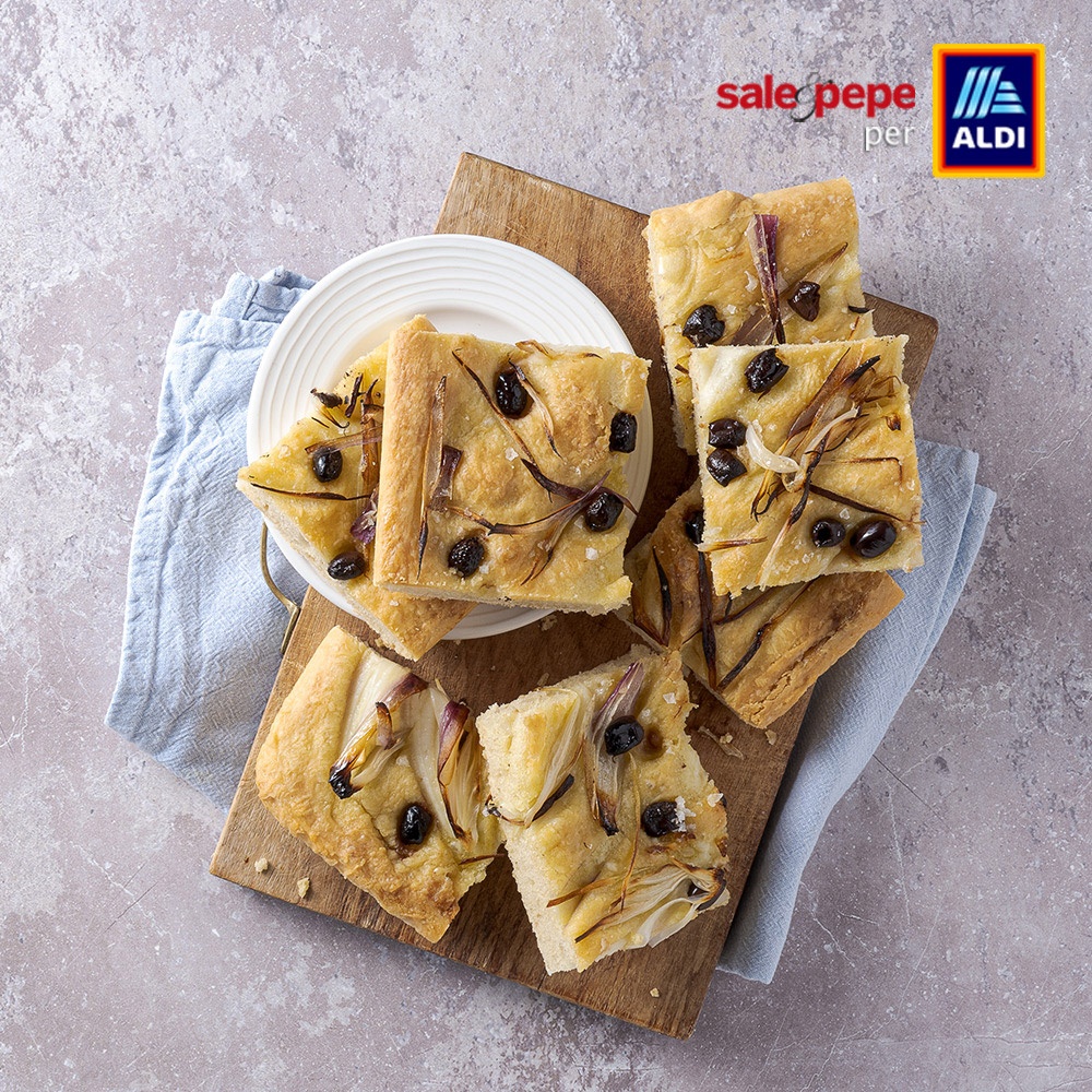Focaccia con olive e cipollotti | ALDI