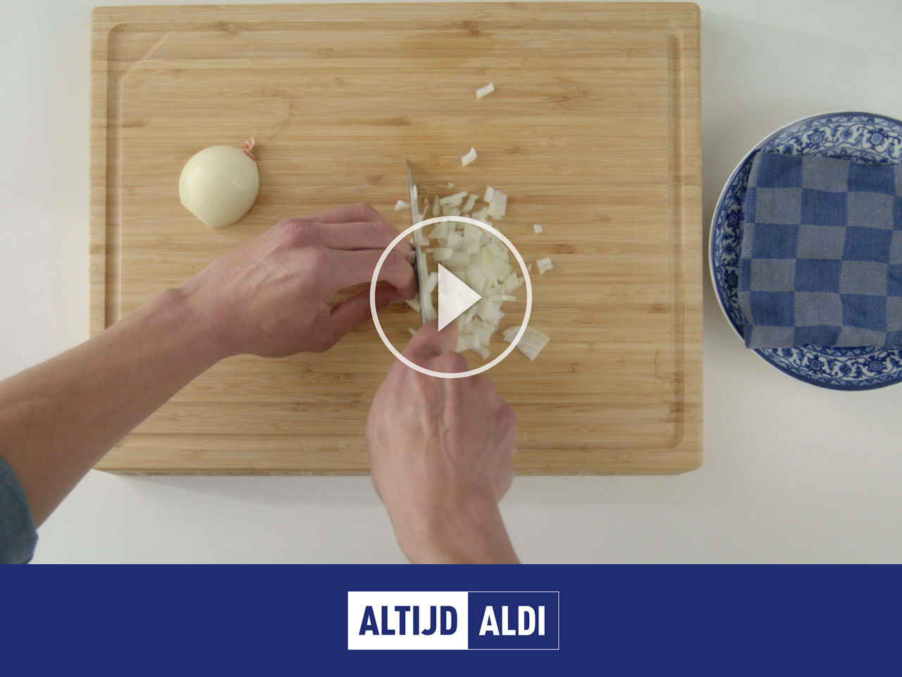 Stap voor stap een ui snipperen (met video!) | Altijd ALDI