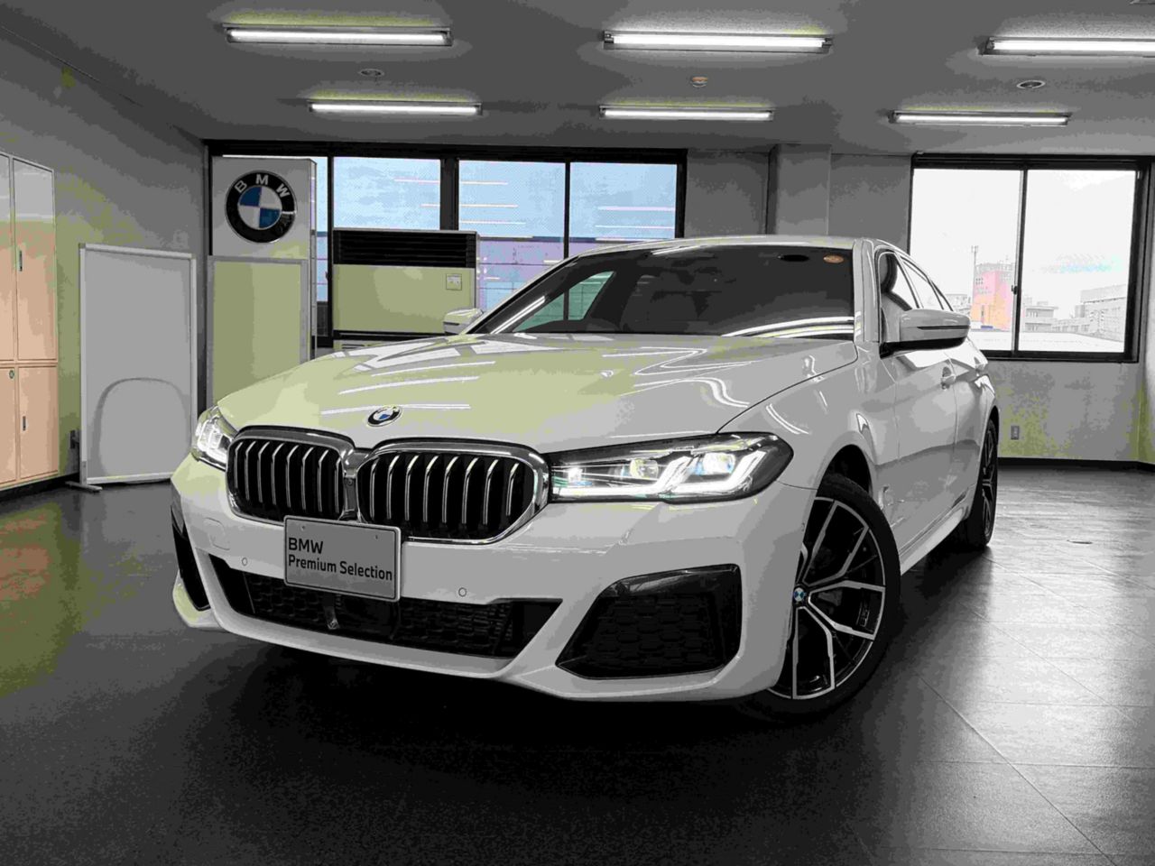 523i M Sport | 520 | 5シリーズ | BMW | 車両 | IUCP JP BMW Website