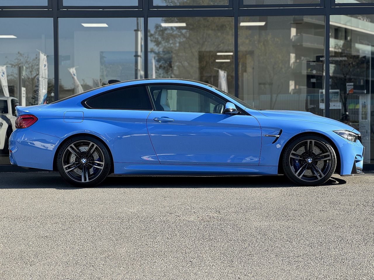 M4 Coupe M DCT Drivelogic | M4 | M | BMW | 車両 | IUCP JP BMW Website