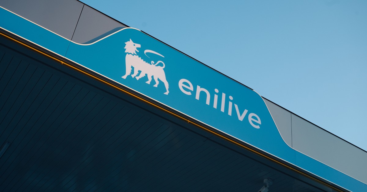 Enilive, le stazioni di servizio cambiano look: il rebranding in azzurro inizia da Torino e Sanremo