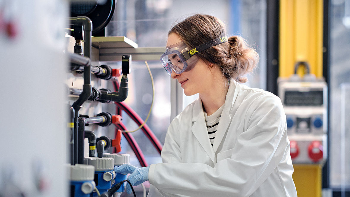 ELEMENTS - The Innovation Magazine by Evonik