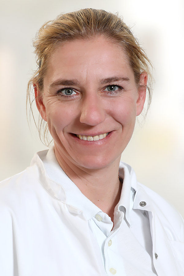 Dr. med. Anna Simone Stracke | Helios Klinikum Bad Saarow