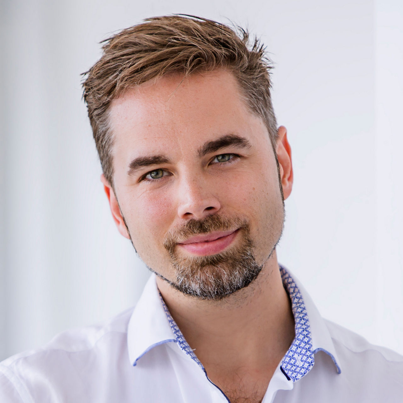 Dr. med. Mario Domeyer | DKD Helios Klinik Wiesbaden