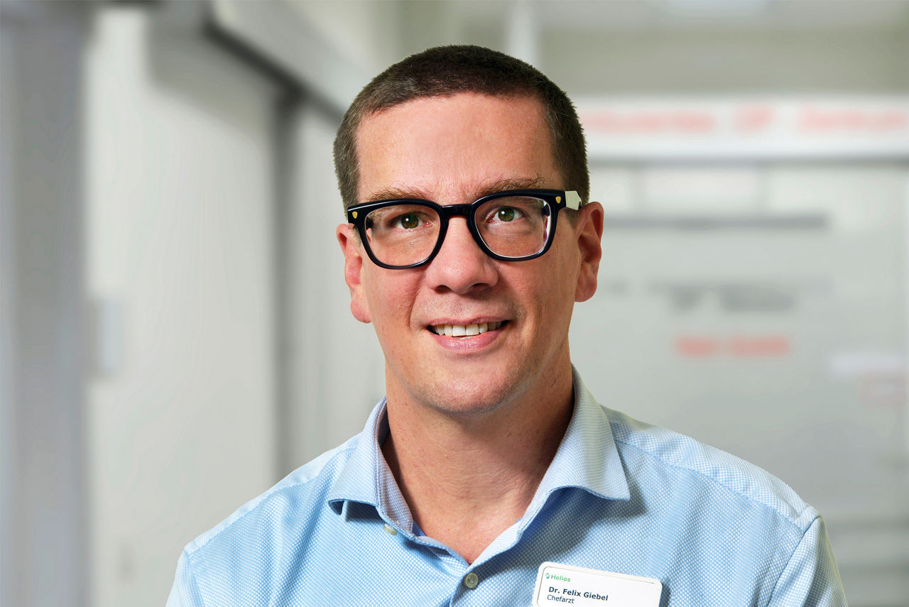 Dr. med. Felix Giebel | Helios Universitätsklinikum Wuppertal