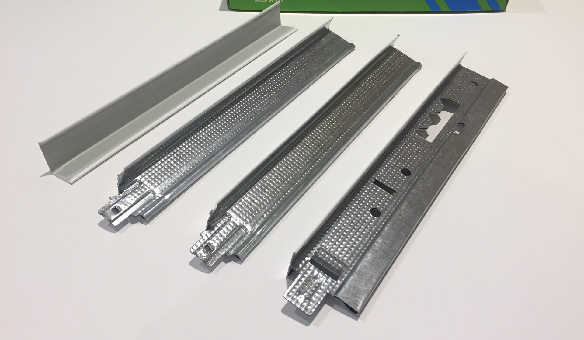 T24 Cross Tee 600 Plus