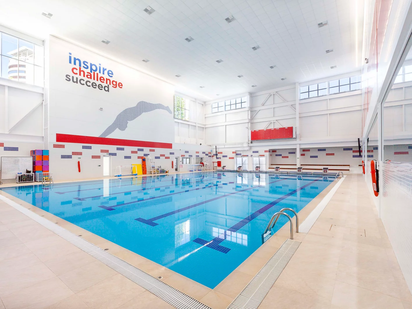 Graded School Indoor Swimming Pool, São Paulo, Brazil | Ceilings