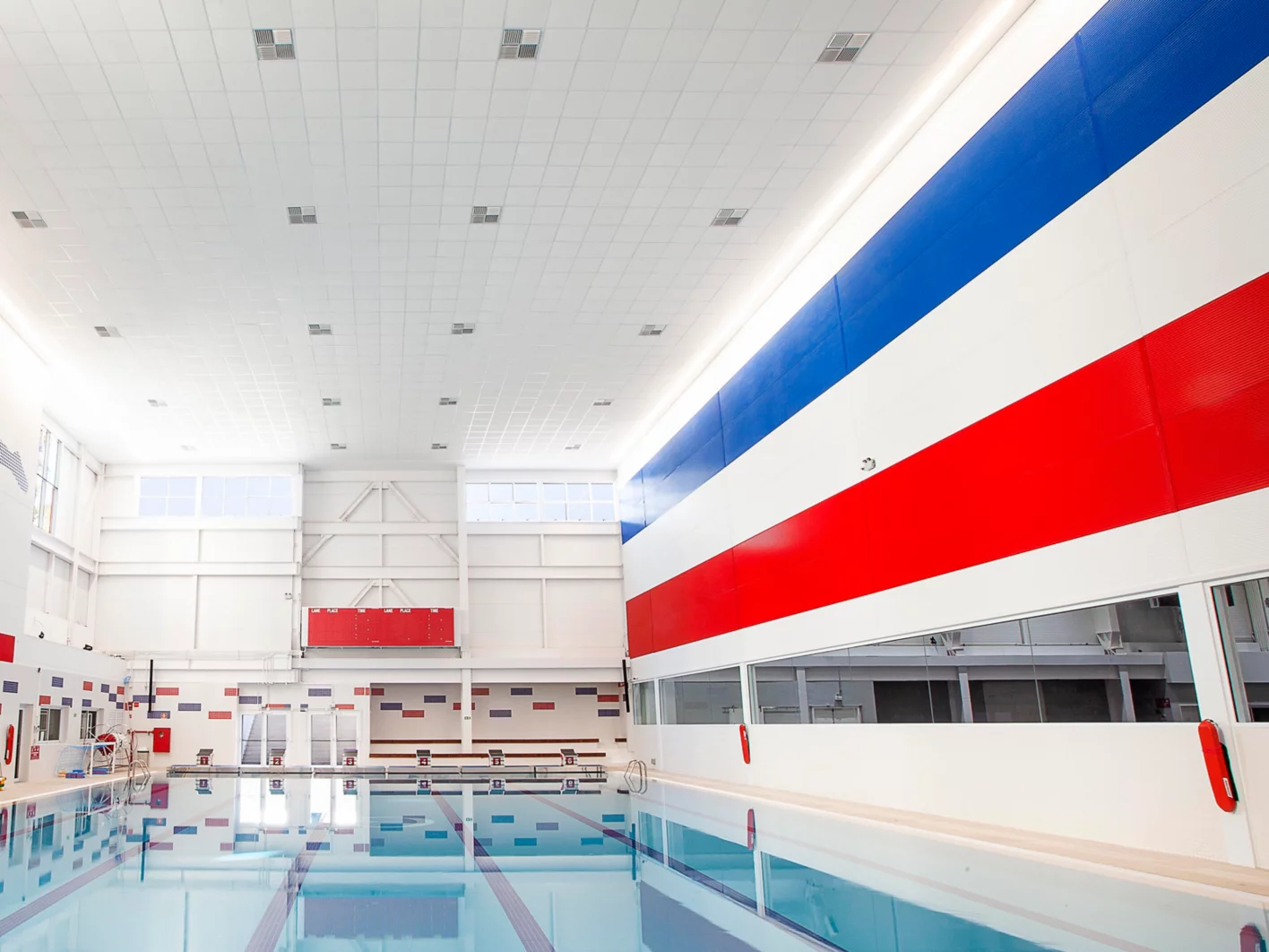 Graded School Indoor Swimming Pool, São Paulo, Brazil | Ceilings