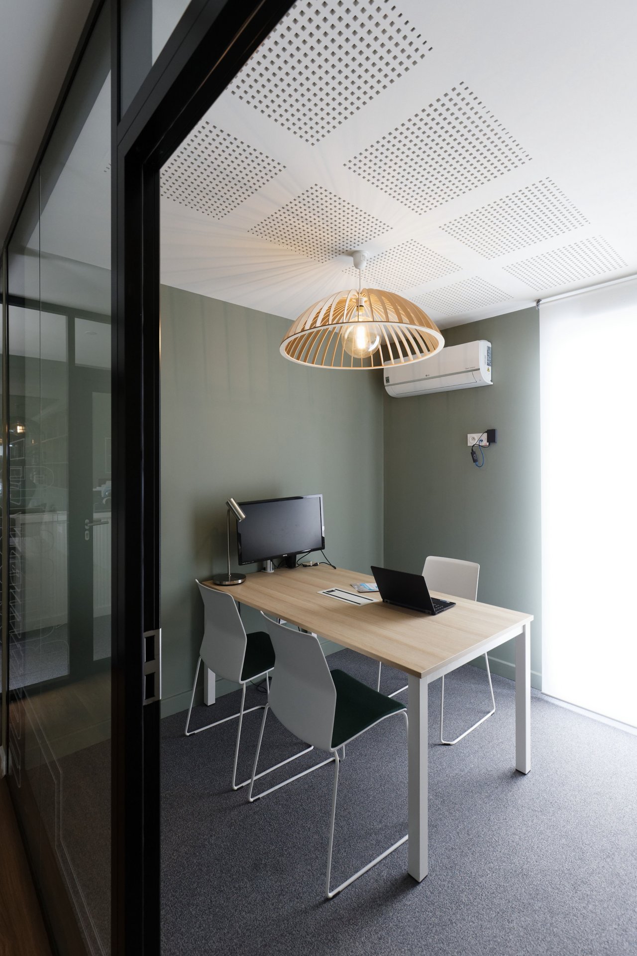 Knauf Delta 4 - Décor Quadril Q3 - plaque de plâtre perforée acoustique ...