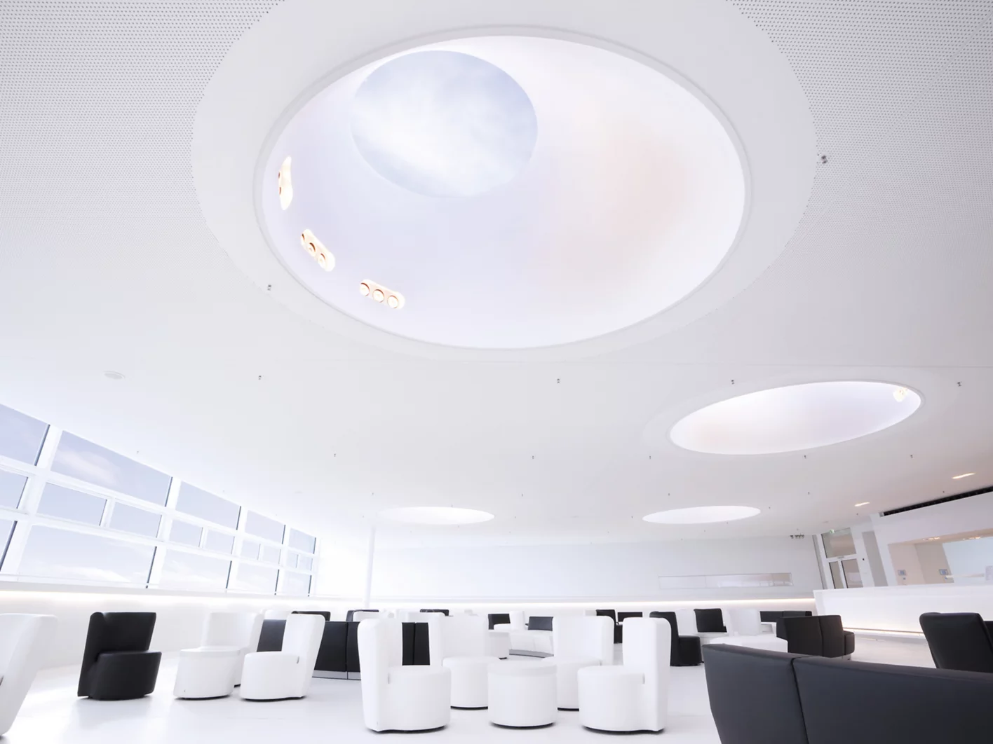 Cleaneo Akustik-Plattendecken: Lochungen und Designs im Vergleich | Knauf