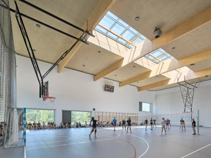 Knauf’s expertise on impact and scratch resistance.