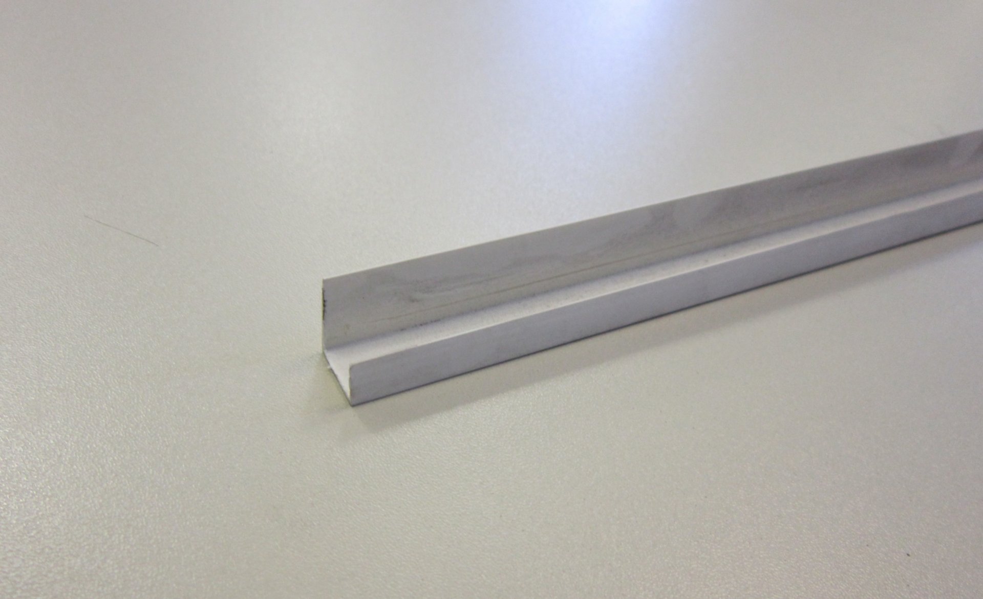 PVC-obuhvatni profil 3, 0 m