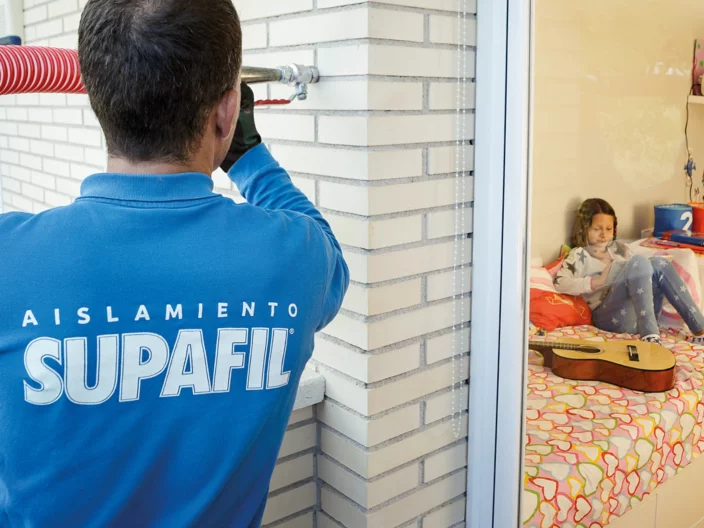 Πλήρωση τοίχων και σοφίτας με Supafil | Knauf Insulation