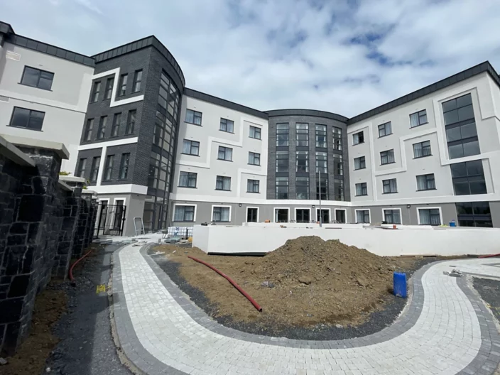 Knauf’s expertise on impact and scratch resistance.