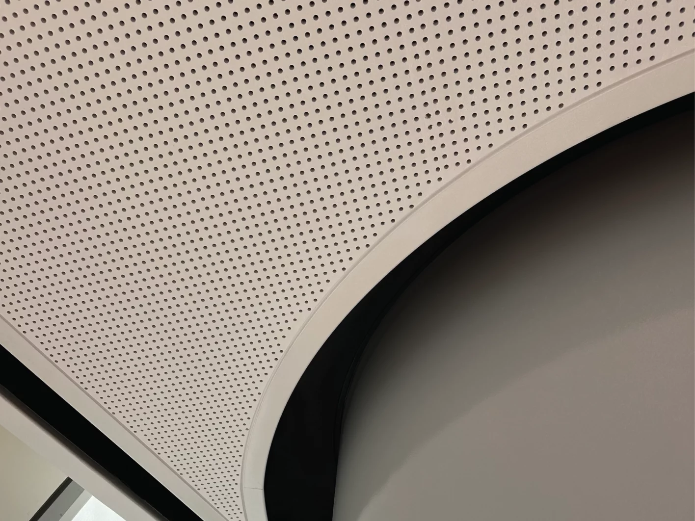 Jointless Ceiling Surfaces